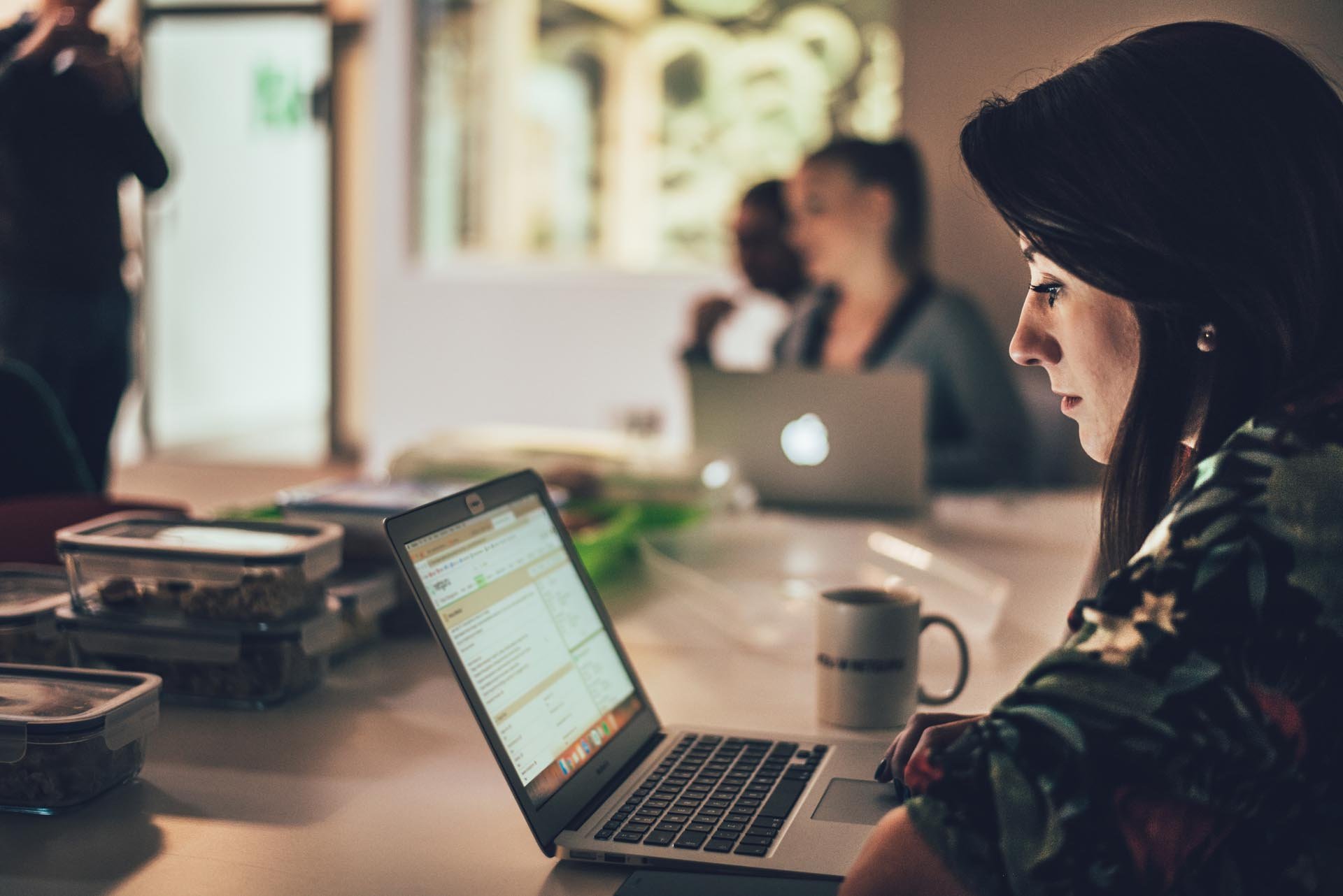 How do you write a QA report?