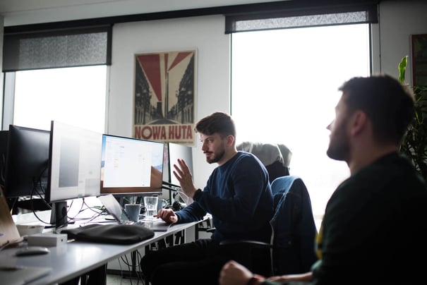 Pros and Cons of Java Development in 2023