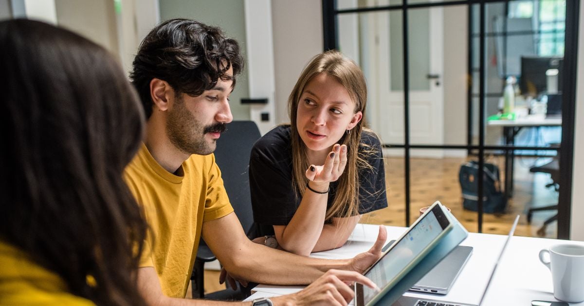 How Knowledge Sharing Can Grow Tech Teams: Frontend Coffees